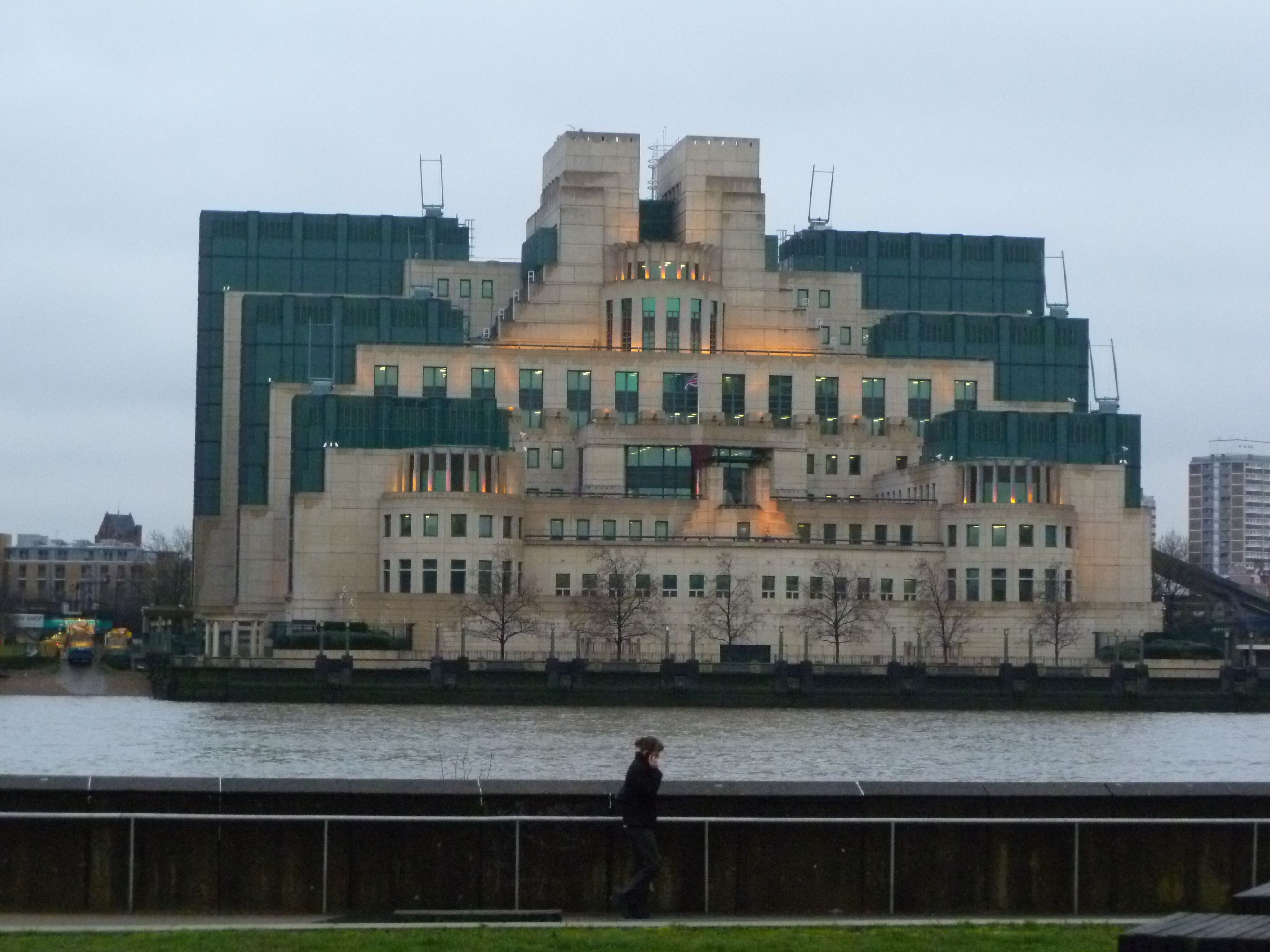 Le MI5 veut un « accès exceptionnel » pour déchiffrer les messages ...