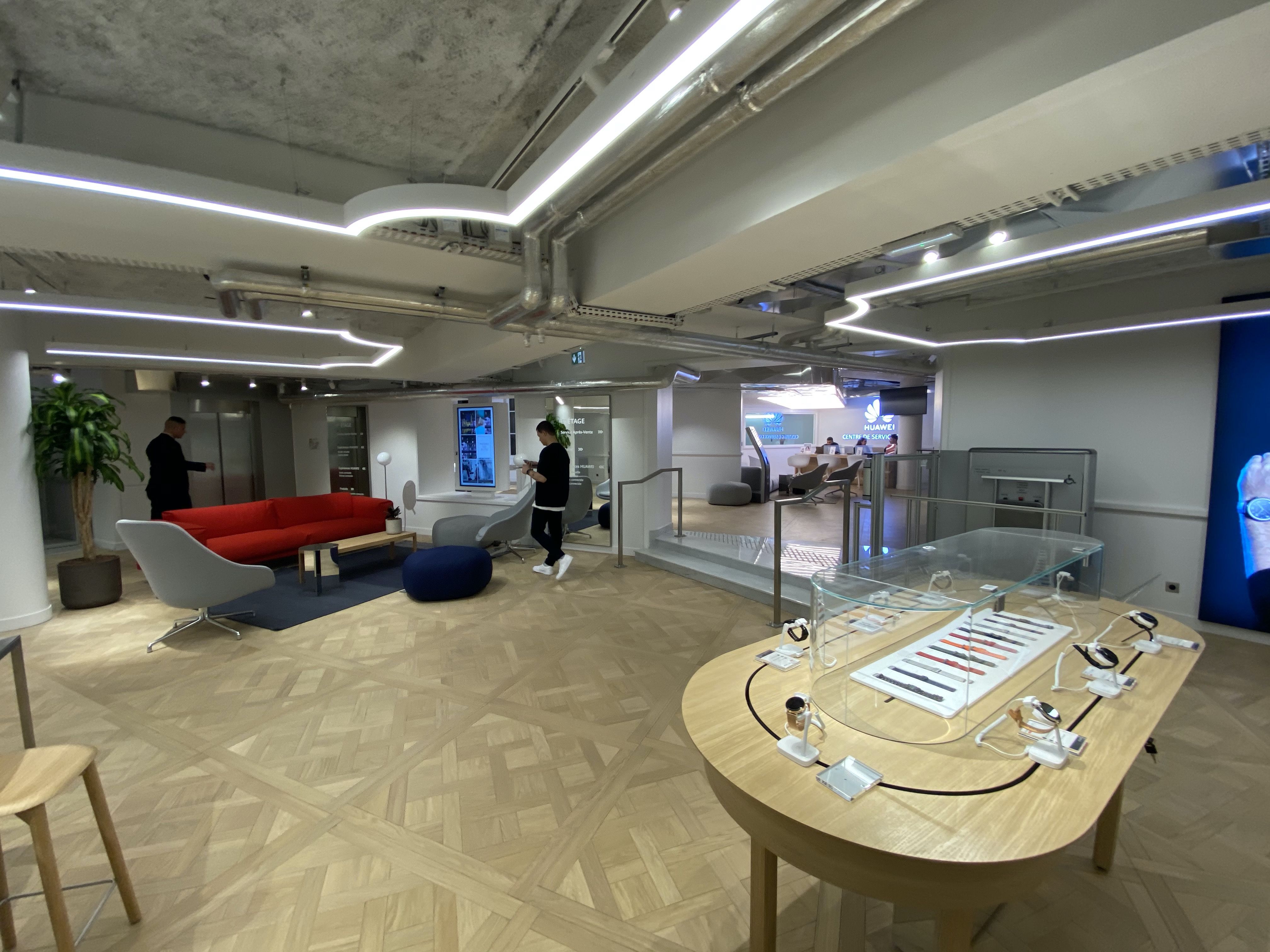 Huawei ouvre son premier « flagship store » en France - MacGeneration