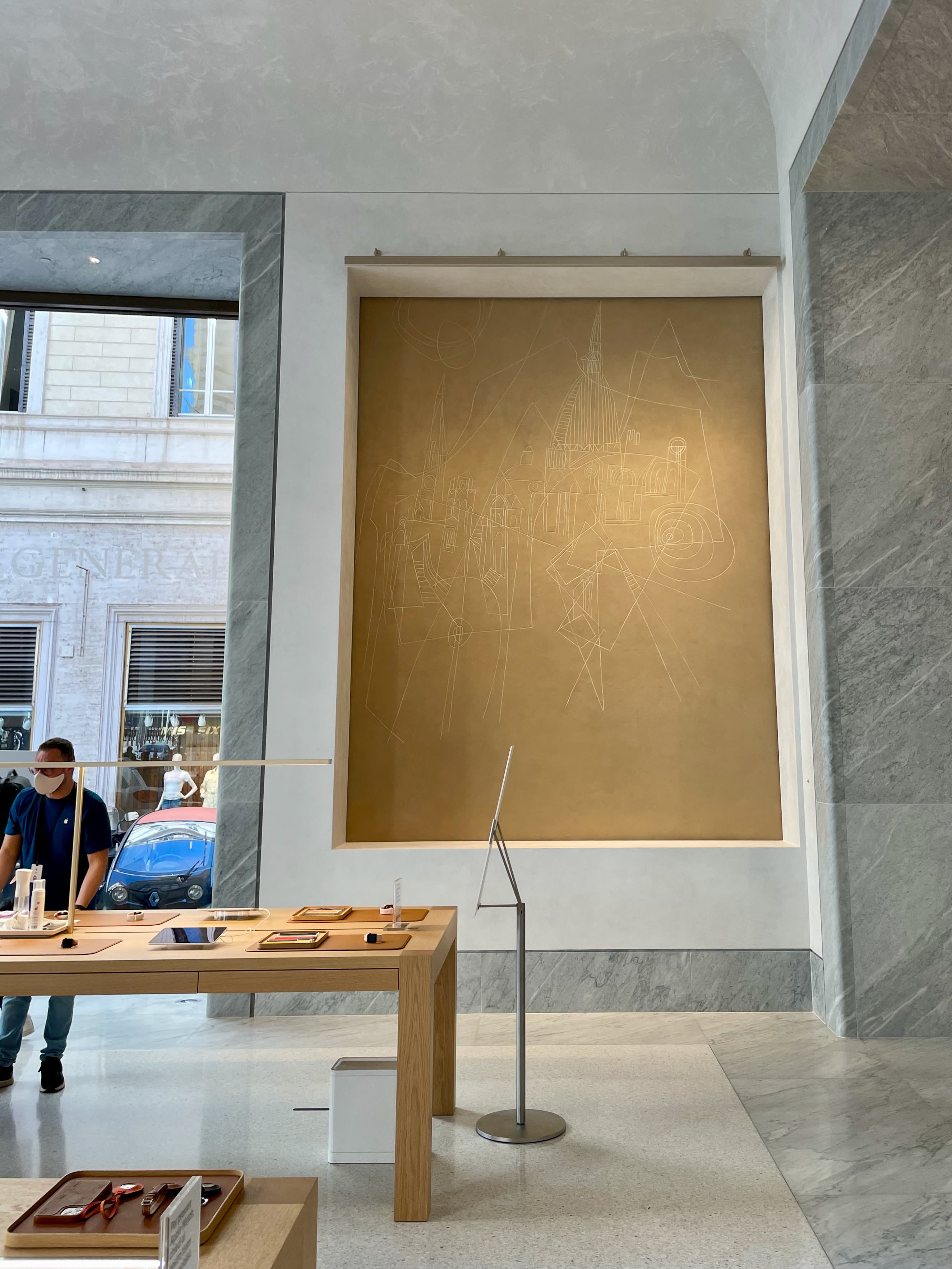 Visite guidée d'Apple Via del Corso, le somptueux Apple Store de Rome ...