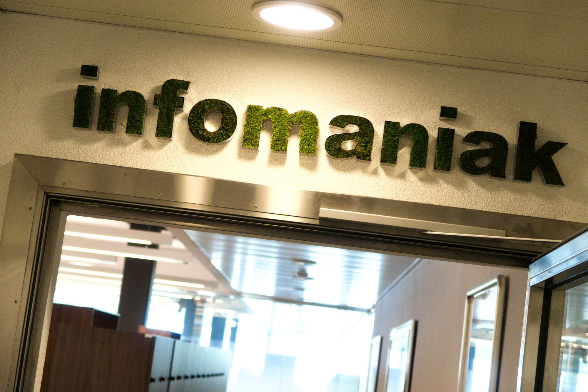 Une tech plus verte : comment Infomaniak veut chauffer Genève avec un ...