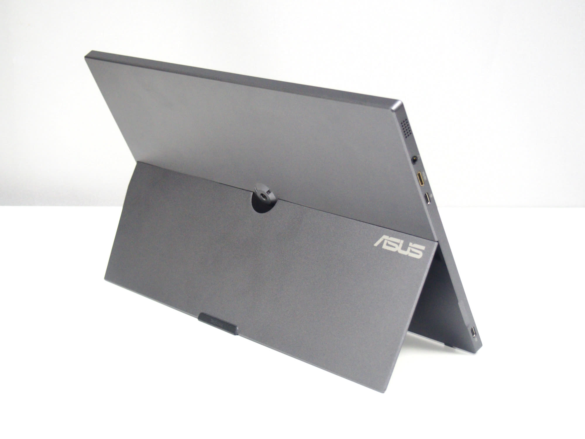 Test de l'Asus ZenScreen Go MB16AWP : un bon écran USB-C compatible ...