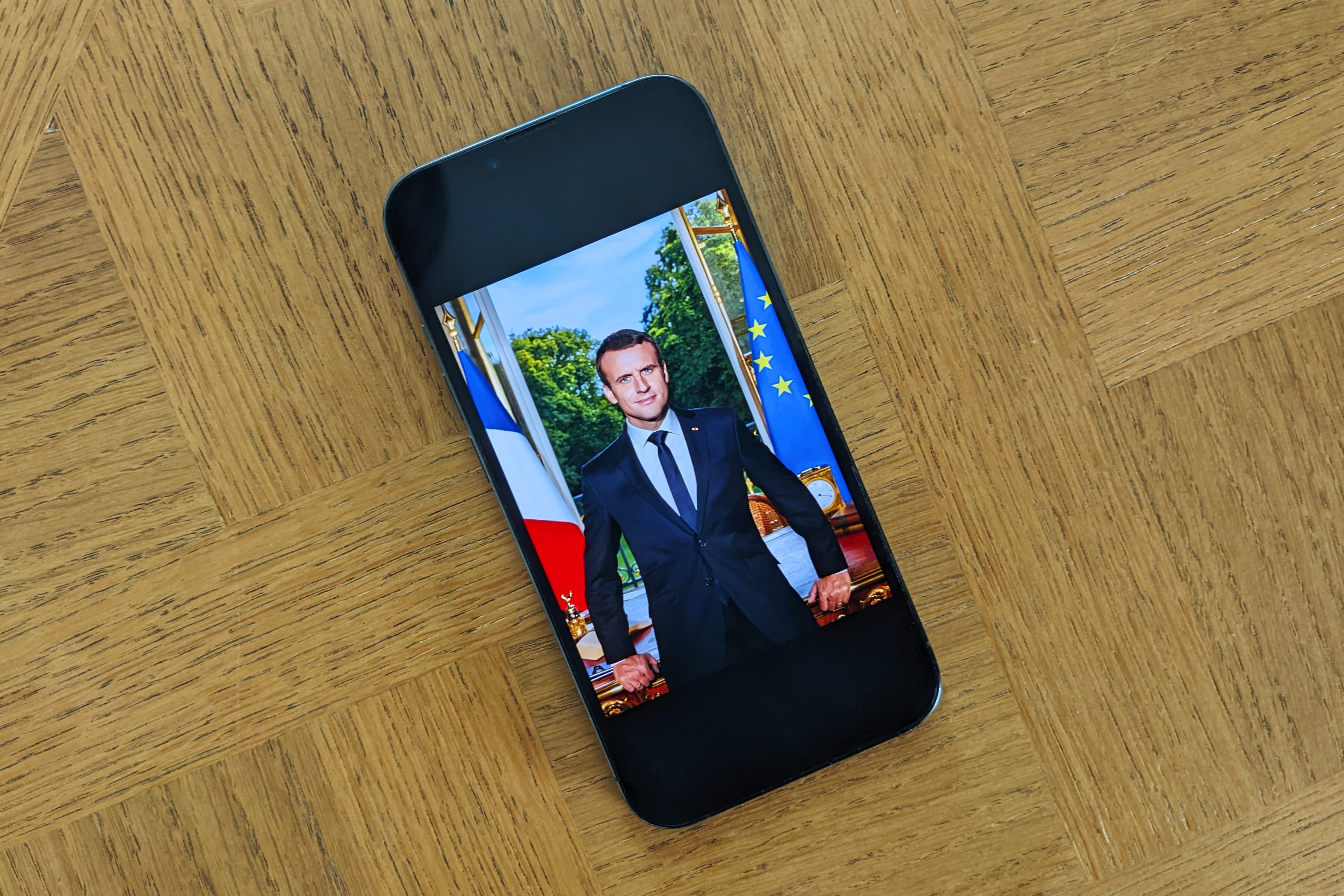 L’État français voudrait un nouveau téléphone sécurisé plus moderne ...