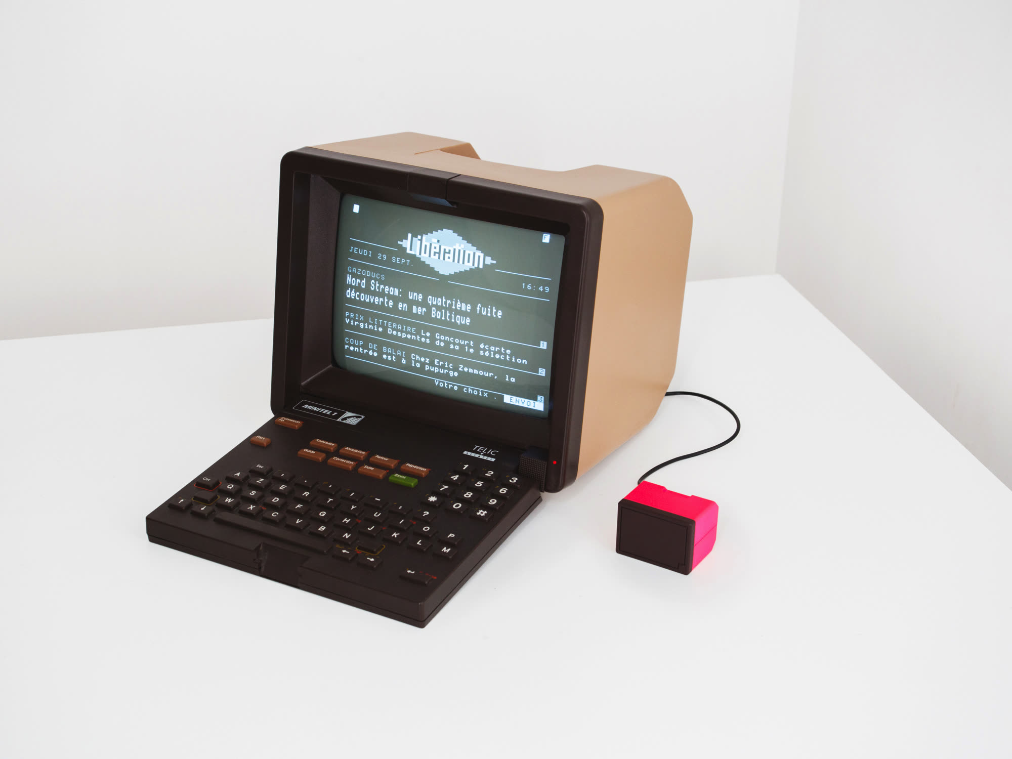 Ressusciter un Minitel pour 75 € (mais sans facture France Télécom) - MacGeneration