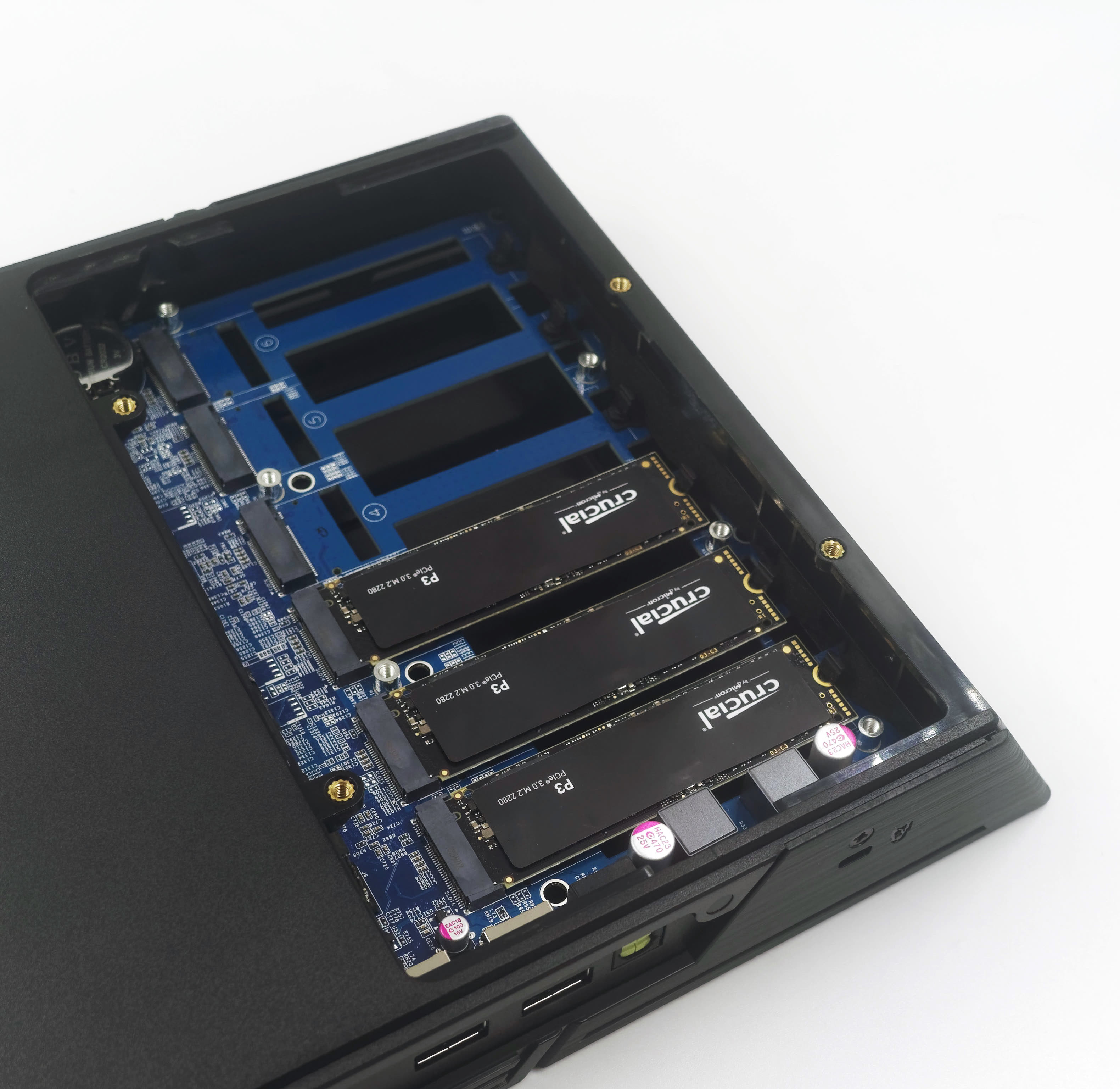 Test du Flashstor 6 d'Asustor : le premier NAS « full SSD » - MacGeneration