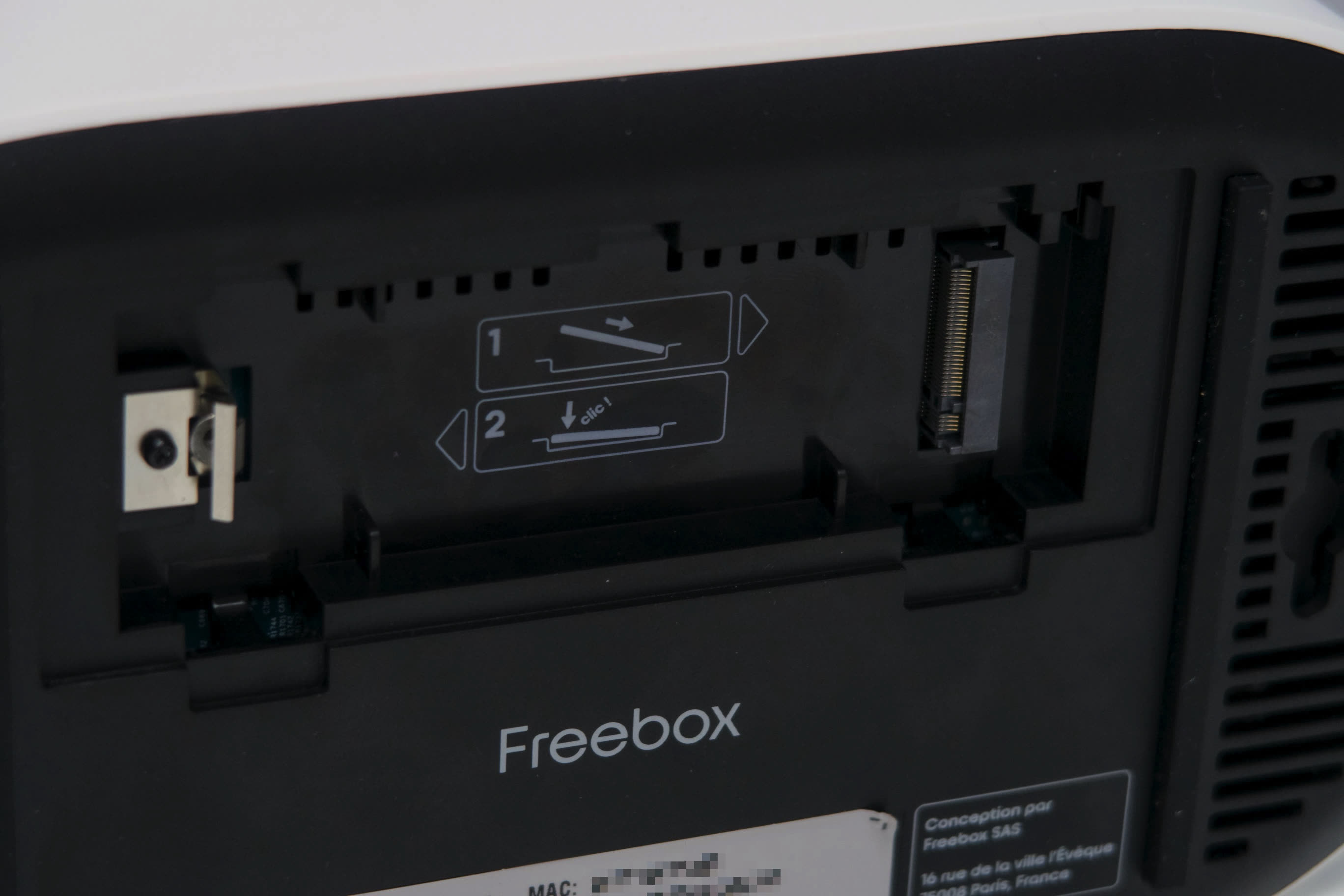 Et si on démontait la Freebox Ultra ? - MacGeneration