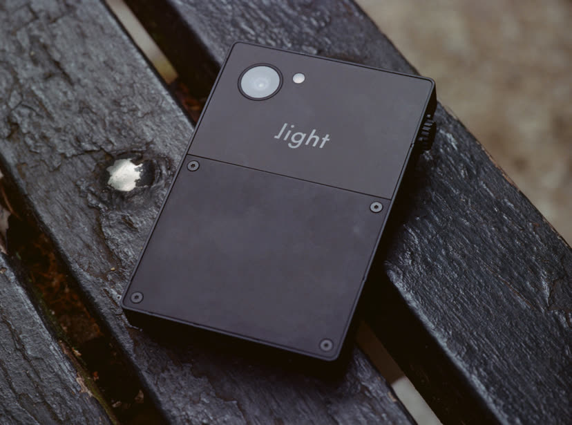 Le Light Phone 3, un modèle toujours minimaliste mais avec plus de ...