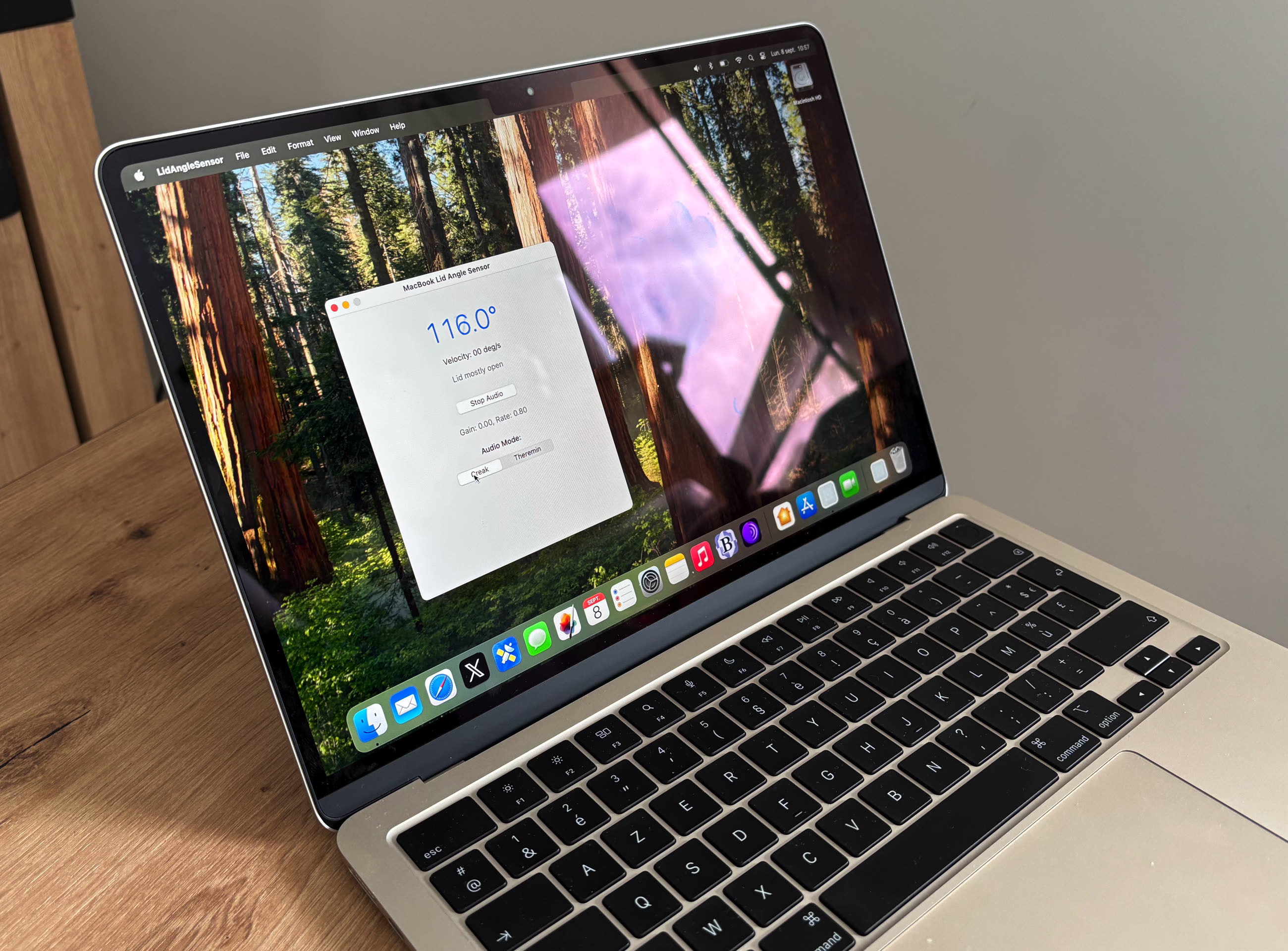 macOS peut mesurer l'angle de l'ouverture de l'écran des Mac ...