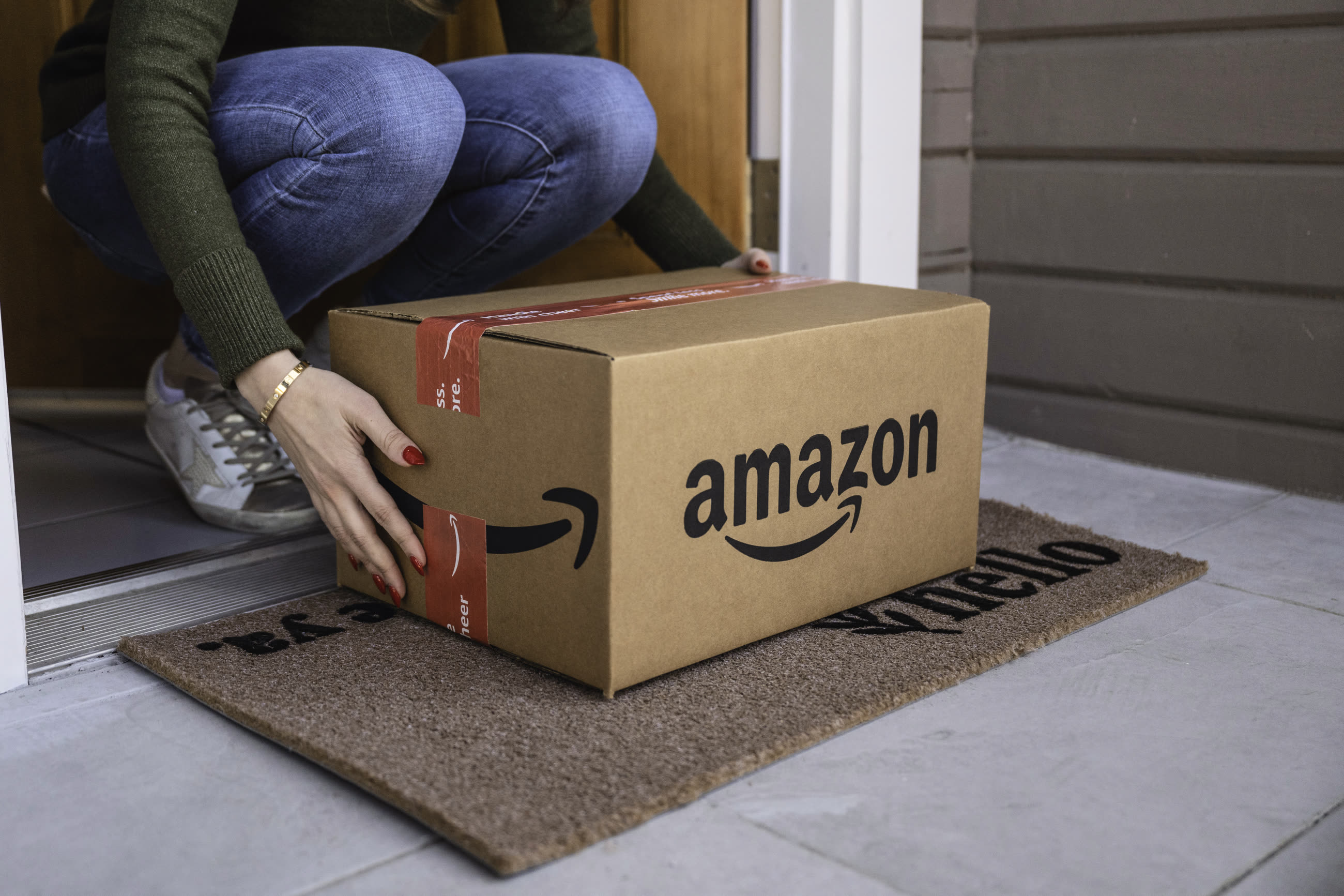 Amazon répète que les frais de port obligatoires nuisent à la lecture ...